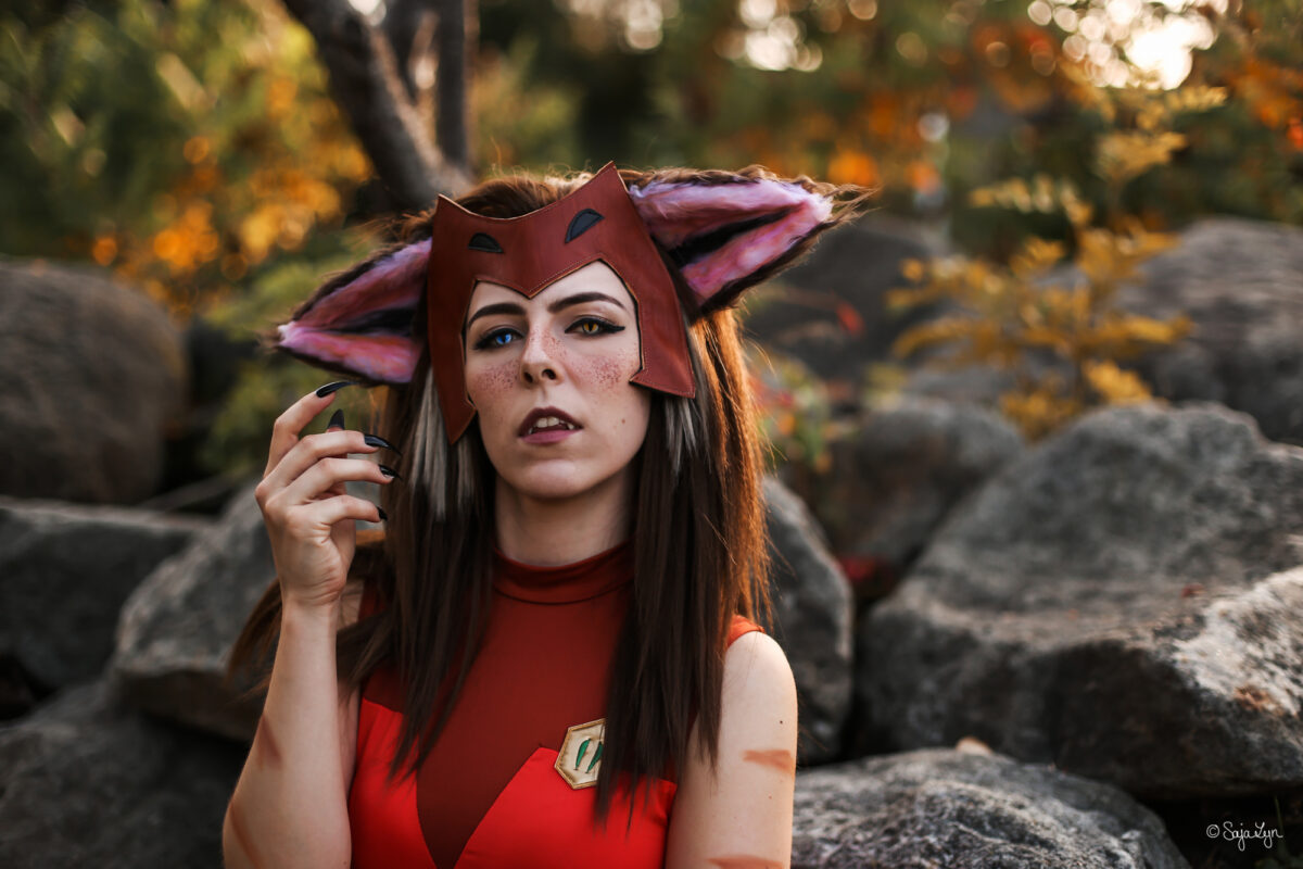 Tutorial - Catra Perücke stylen • SajaLyn