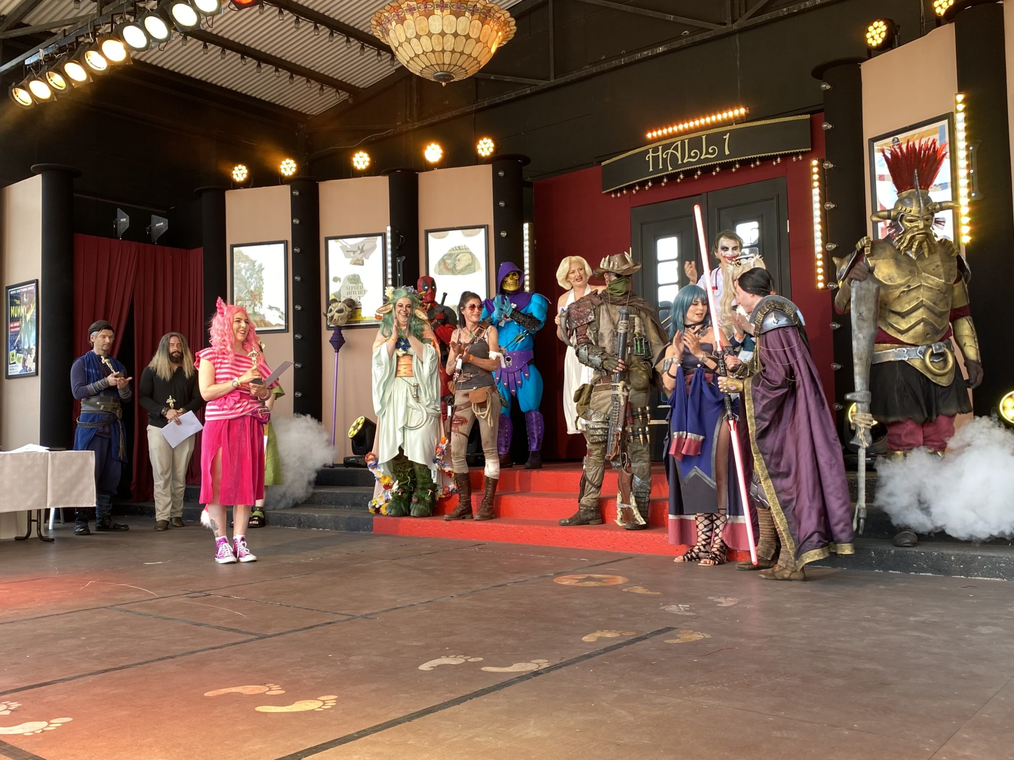 Als Cosplayer im Freizeitpark - Cosplay Day im Movie Park Germany • SajaLyn