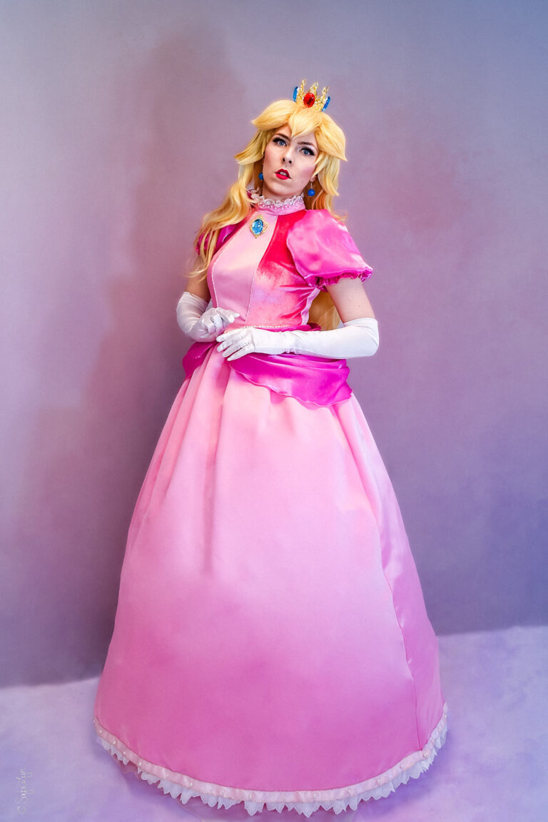 Tutorial - Princess Peach Wig Styling • SajaLyn